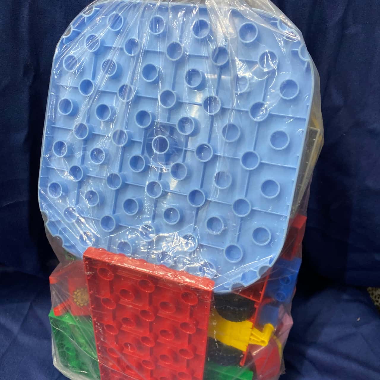 Duplo. Wheeled set with boat and people. 1+kg