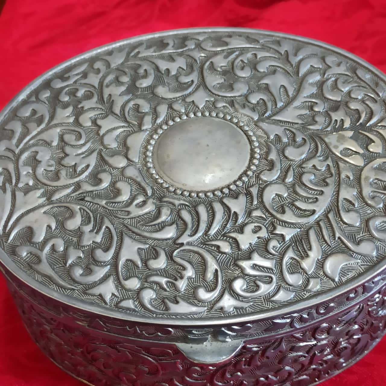 Vintage silver plated Oval Jewellery Box with Blue Velvet lining ...