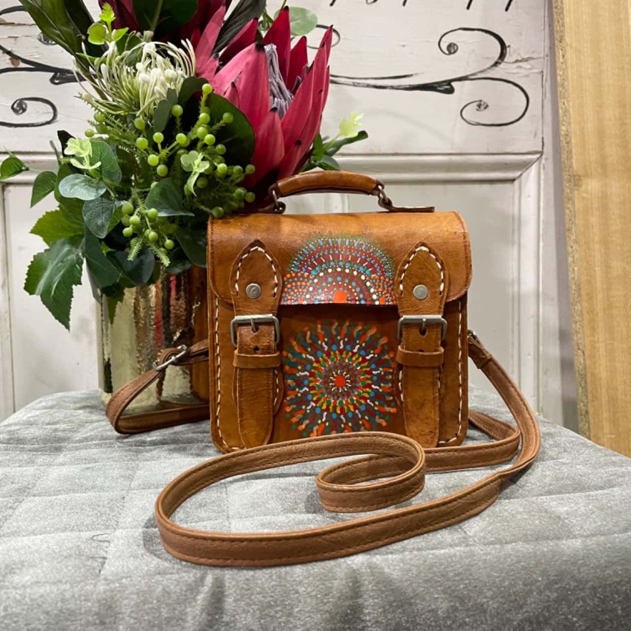 UNIQUE VINTAGE HAND CRAFTED LEATHER HANDBAG Womens Handbag Brown (s)