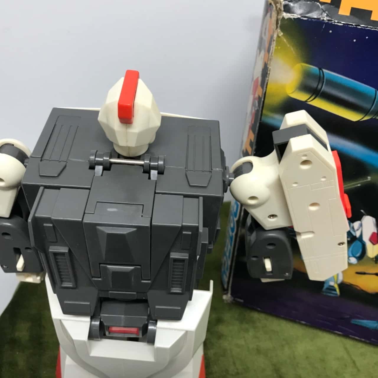 Original 1986 Matchbox Robotech -Veritech Hover Tank