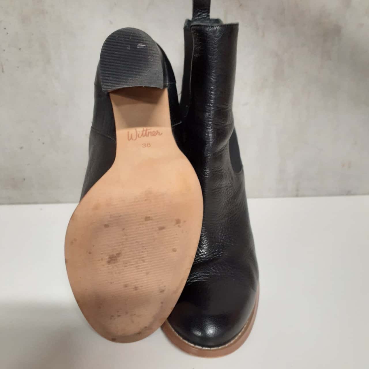 Wittner Womens Size 38 Black (s)