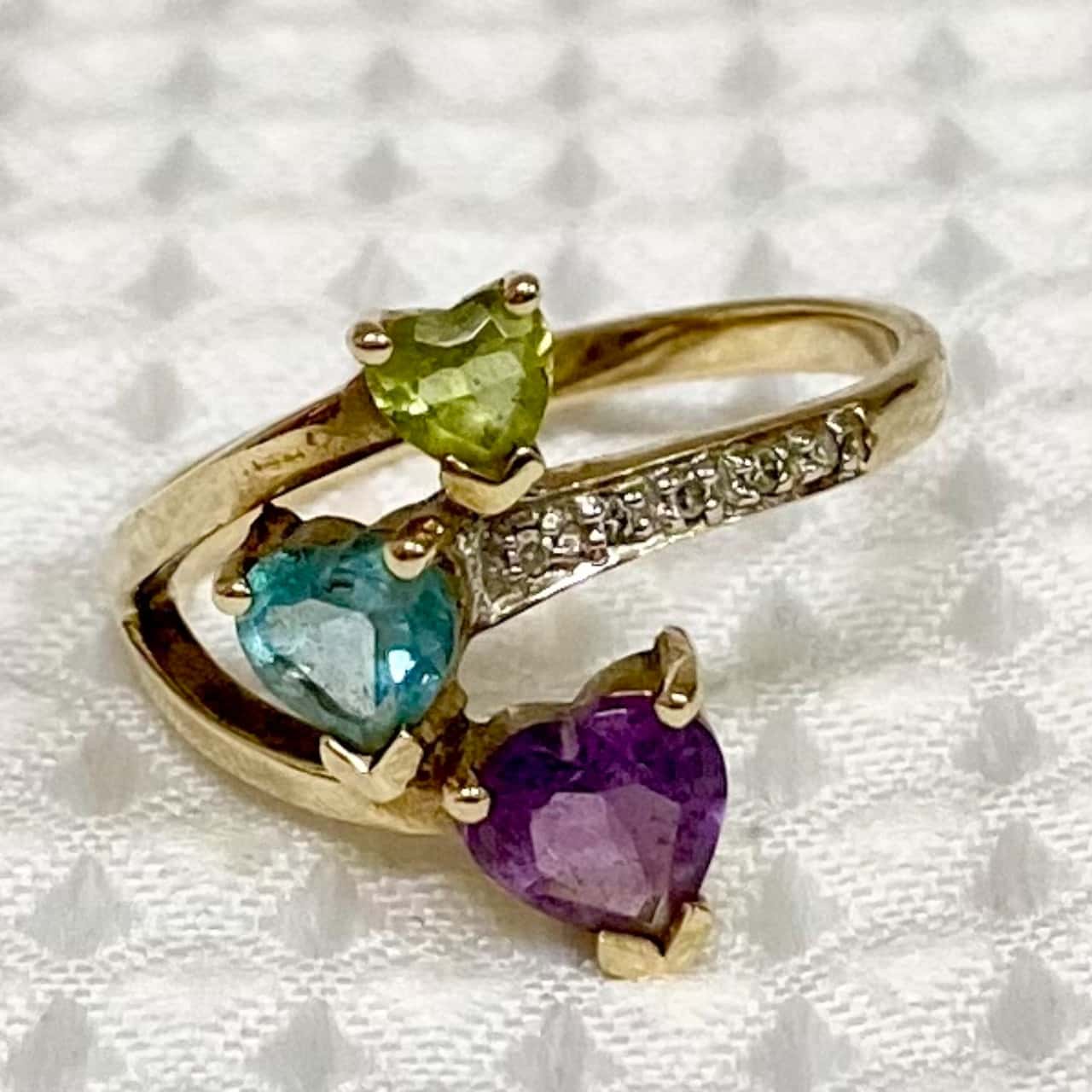 375 Gold Ring with Blue / Green / Purple Glass Stones(s)