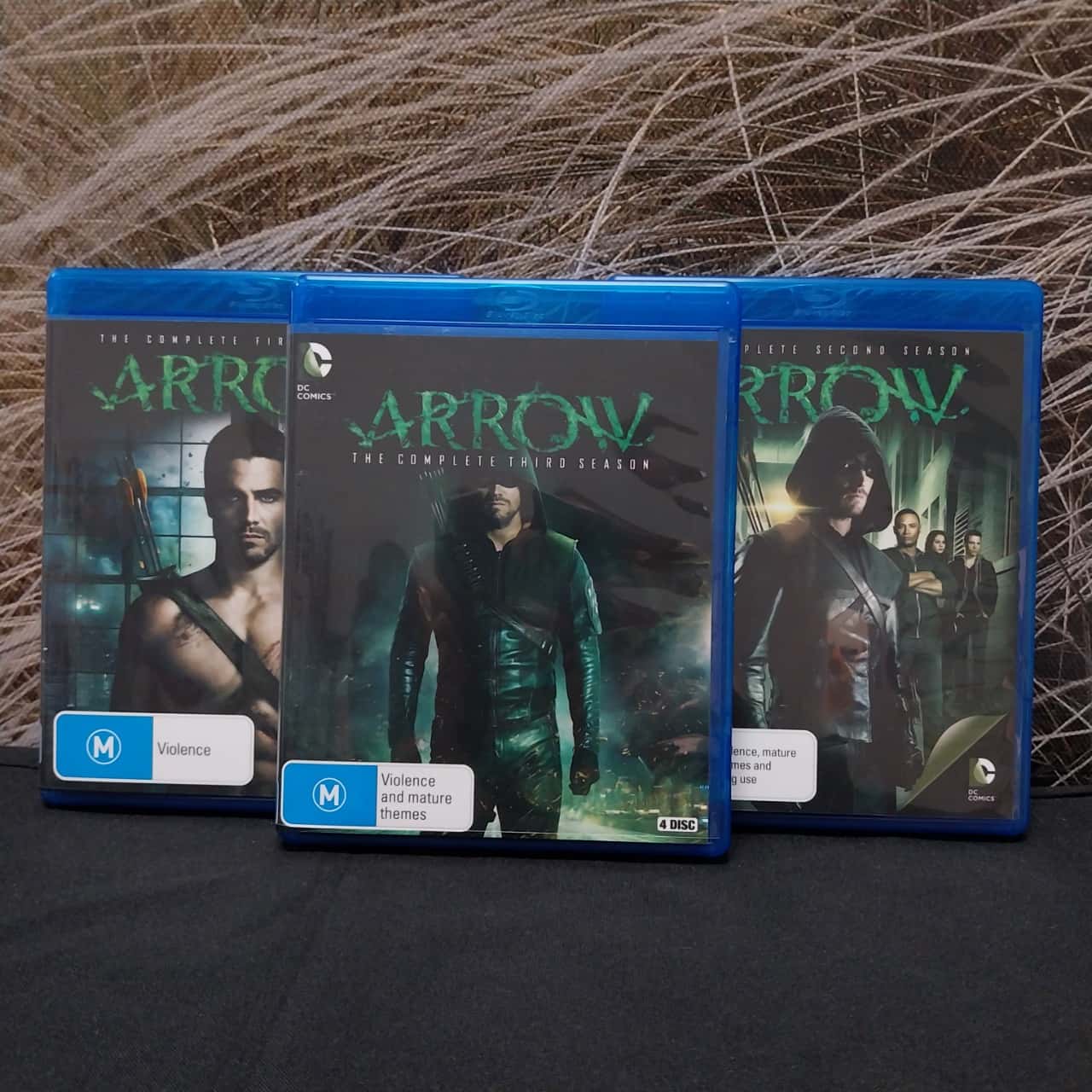 DC Comics Arrow The Complete Seasons 1 - 3 Blu-ray Discs