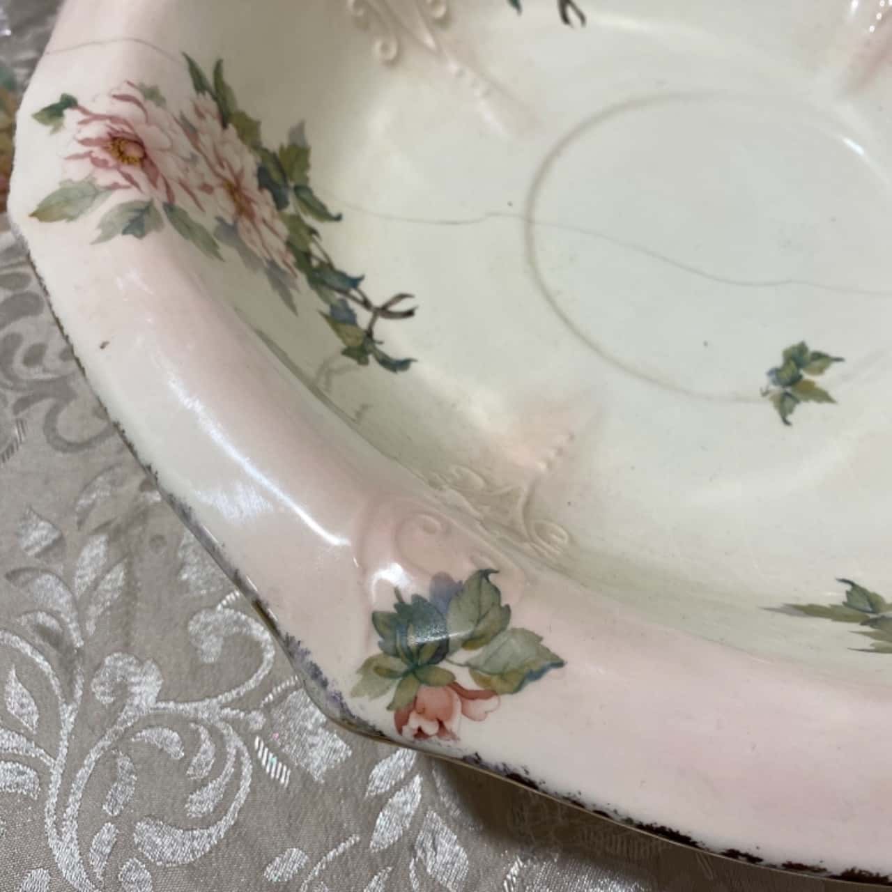 Antique wash bowl Pink