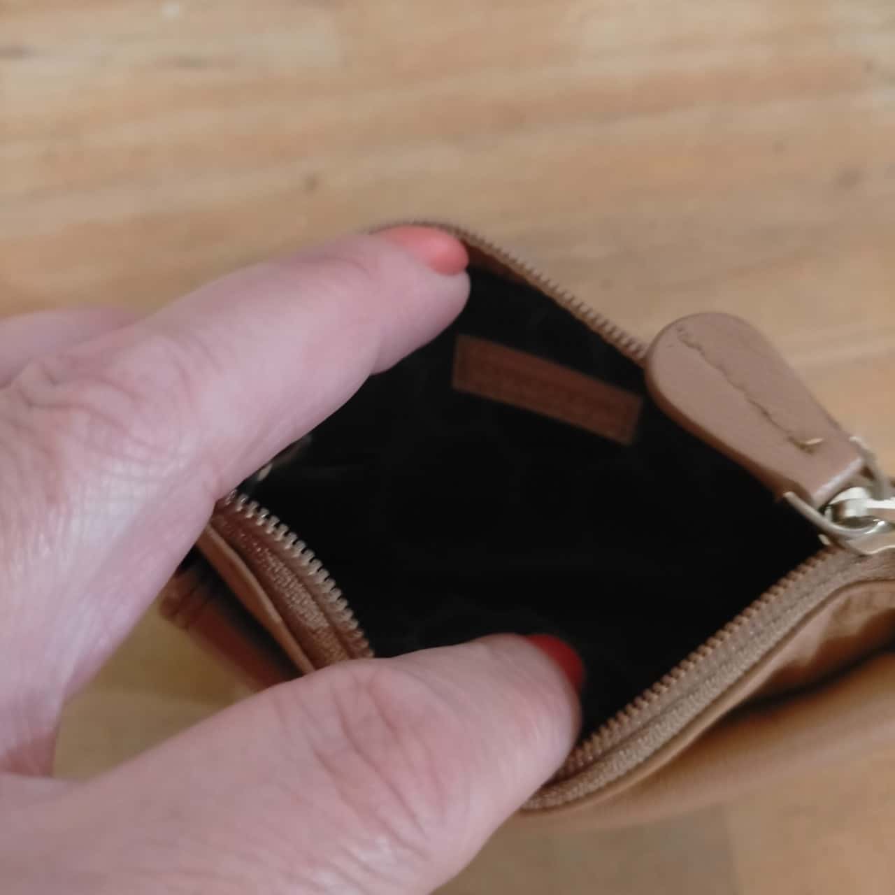 Oroton Camel Coloured Leather Coin Purse VGUC(s)
