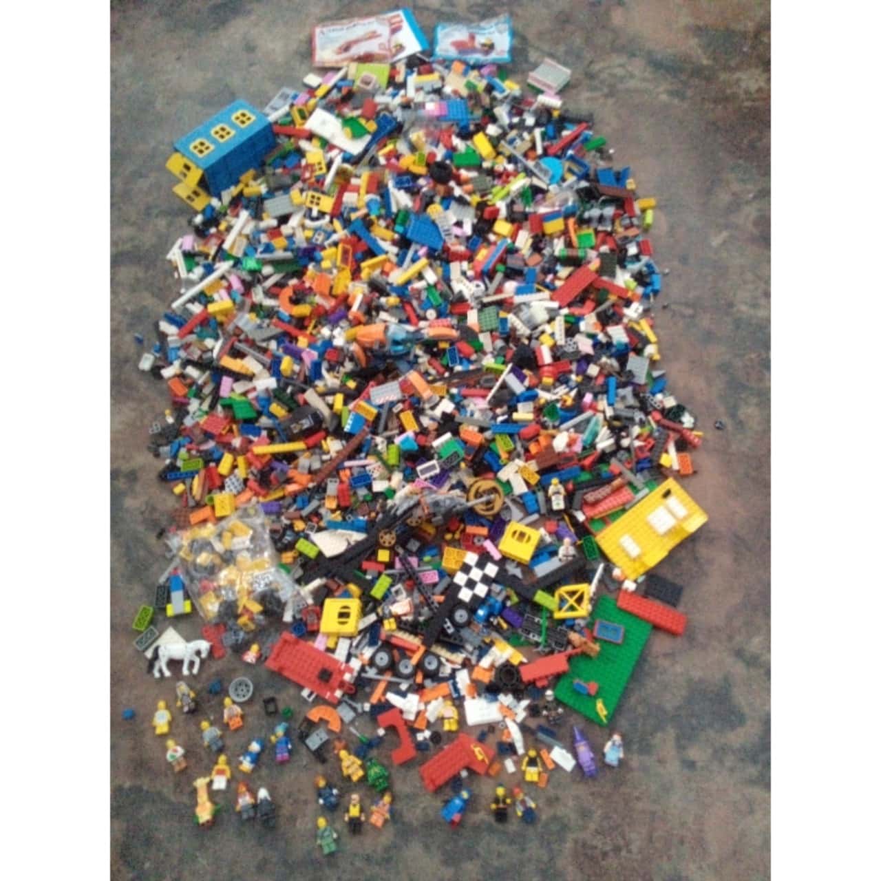 LEGO Bundle Assorted Vintage/Modern Mix 7.5 KGs of FUN!(s)