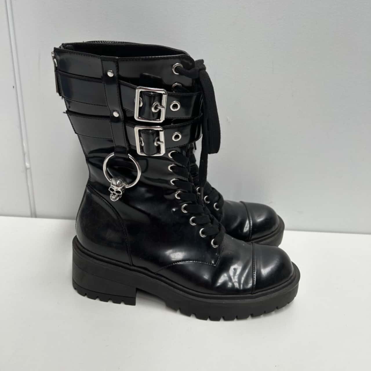 Killstar Womens Size 39 Black patent boots with Ring/Skull detail