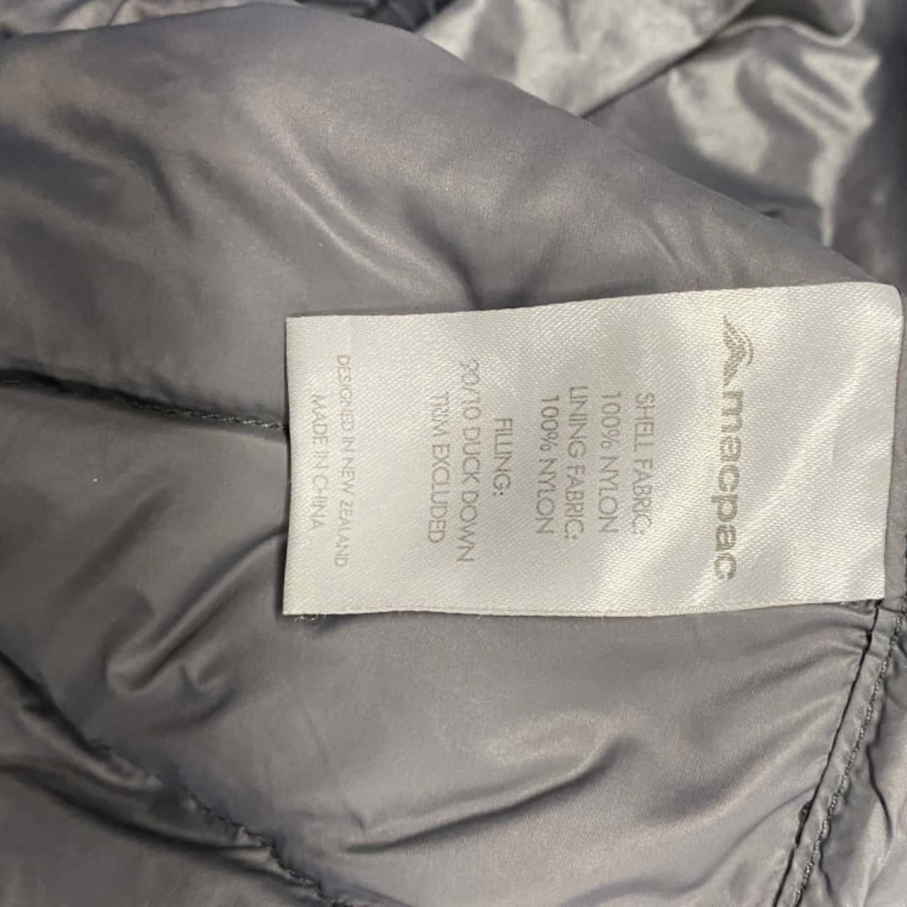 Macpac Womens Puffer Vest Size 12 Black