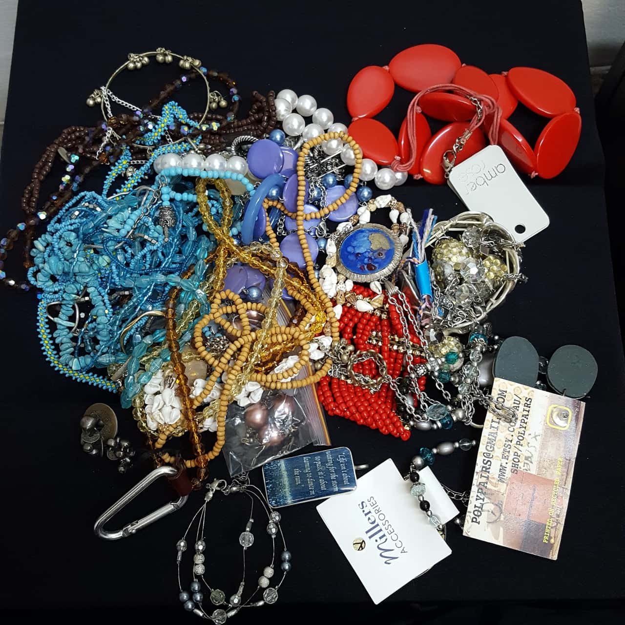 1Kg of Assorted Jewellery (s)