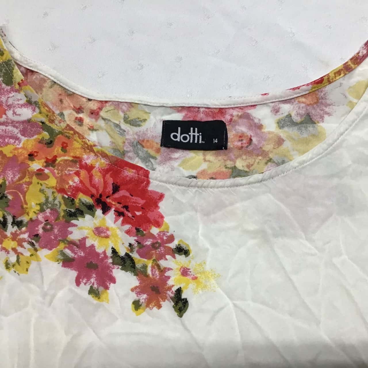 *REDUCED* Dotti Womens Size 14 Cream / Pink / Yellow Floral Short ...