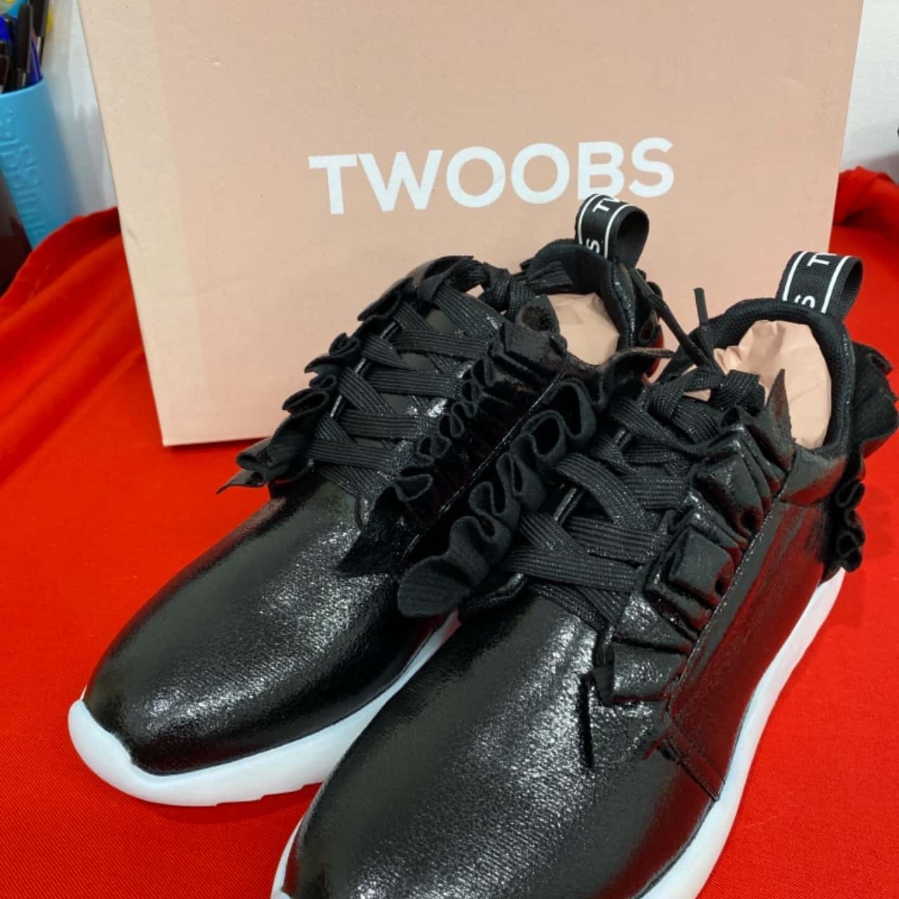 TWOOBS Womens Size 38 Black / White (s)