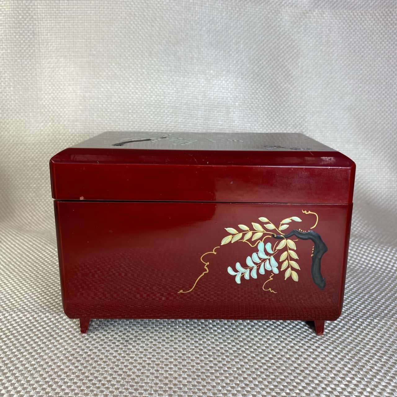 Japanese jewelry/music box ***very good condition****(s)