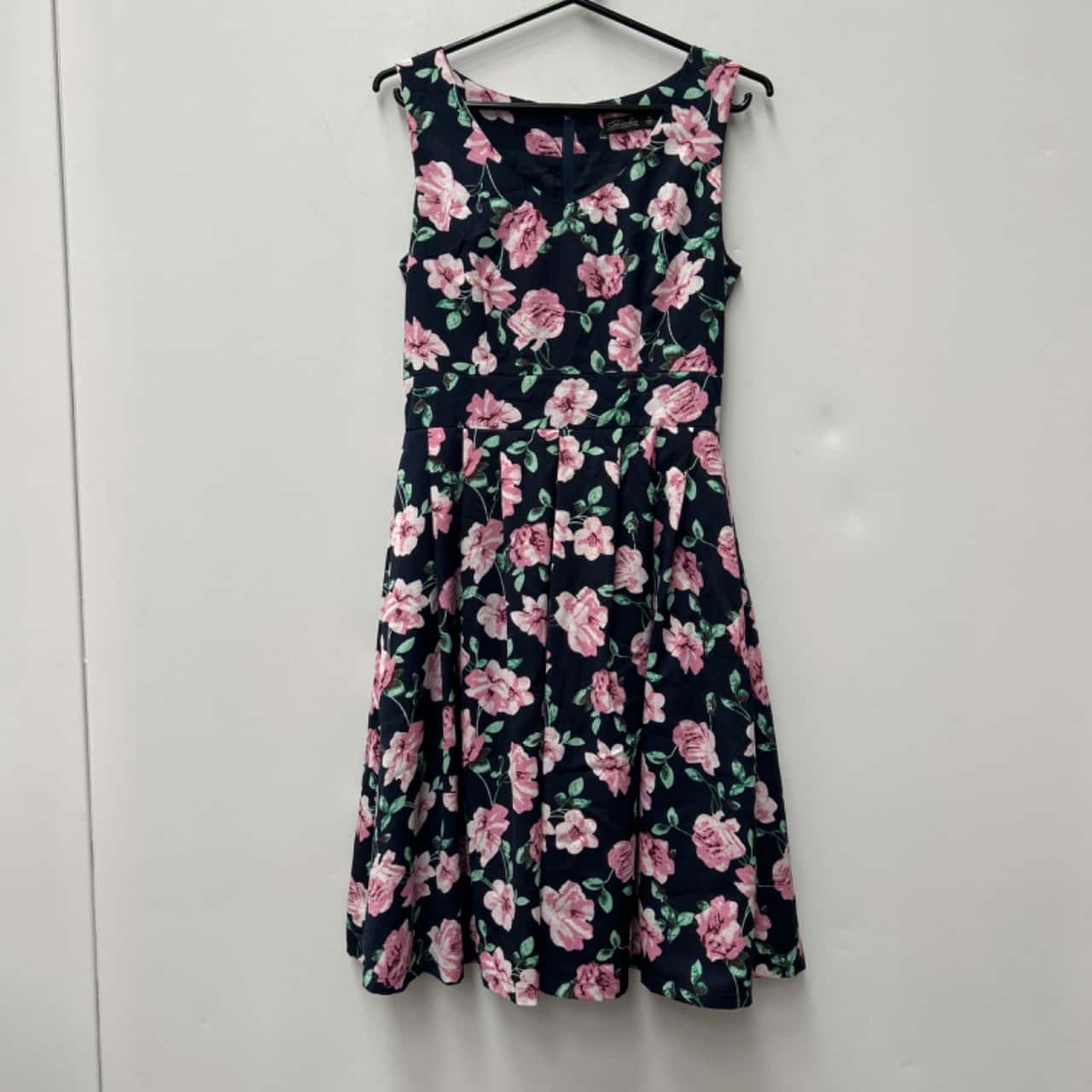 Timeless by Vanessa Tong Size 10 Floral / Navy Blue Dress (s)