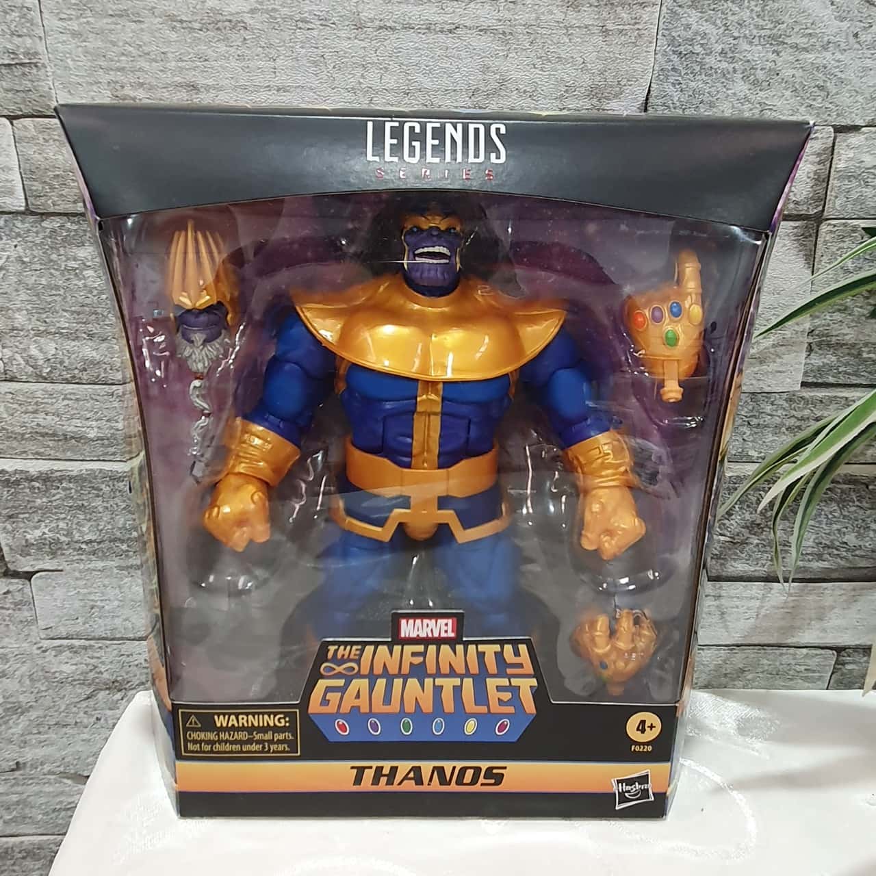 Hasbro Legends Series Marvel The Infinity Gauntlet THANOS(s)