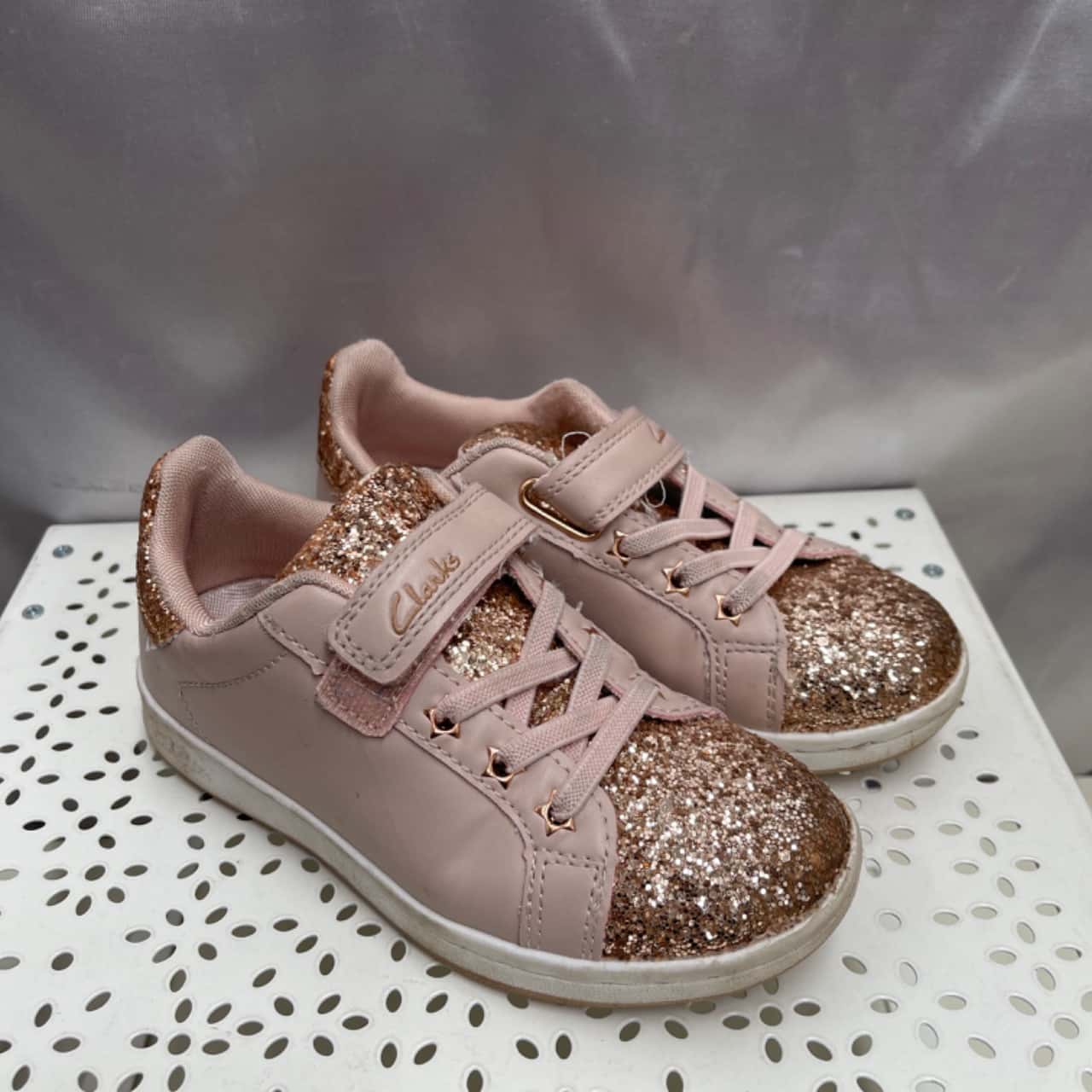 Clarks Kids Size 29 Shoes Pink Glitter(s) - Used Good | Salvos Stores