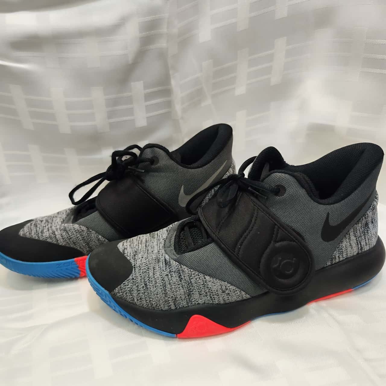 Nike Mens Size 9 Black Runners(s)