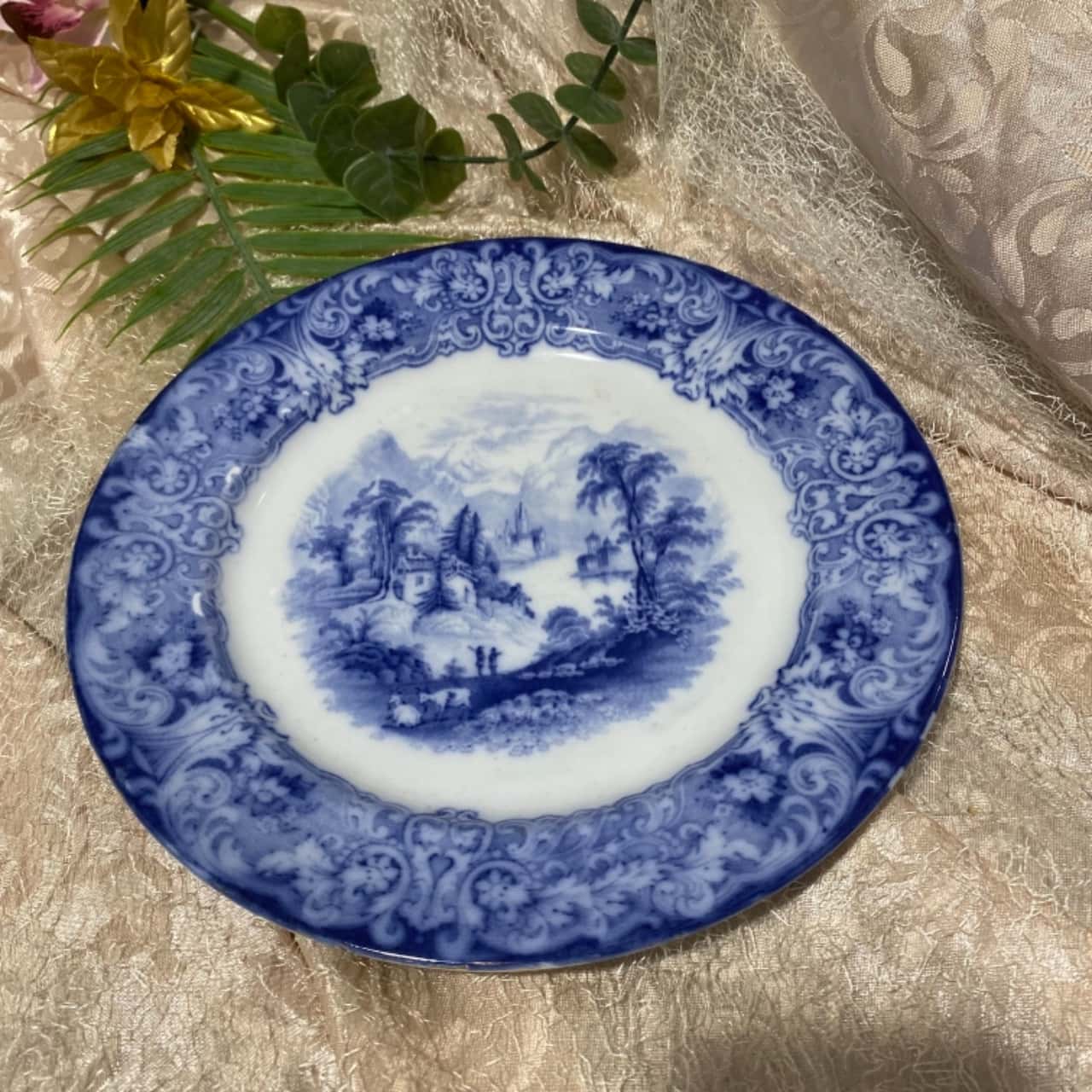 Royal Doulton England plate (s)