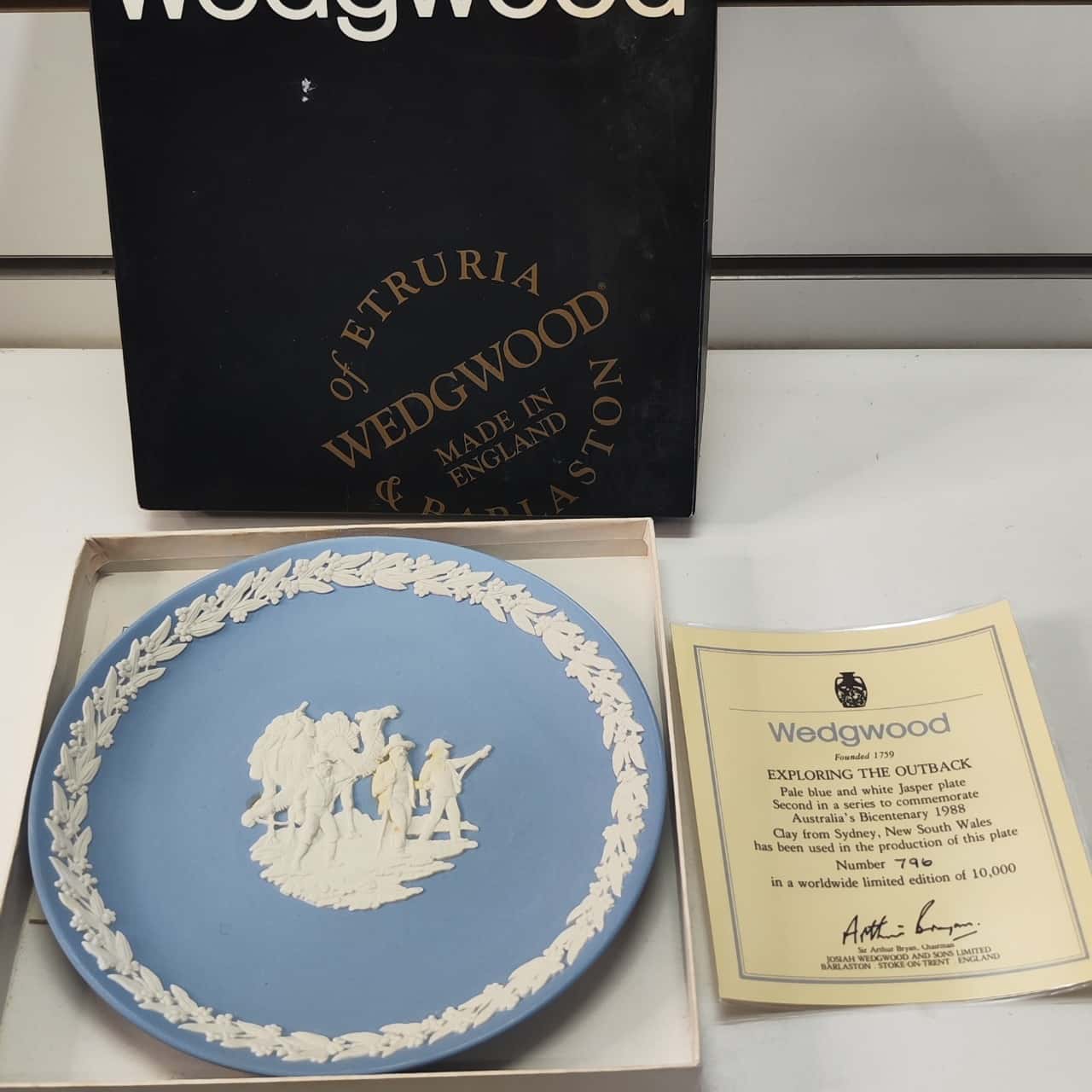 Wedgwood Exploring the Outback Plate (s)