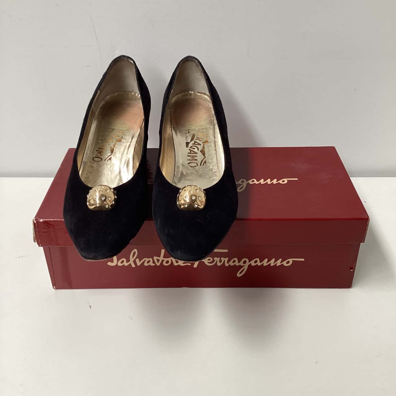 Salvatore Ferragamo Womens Heels Size 8 Black / Gold (s)