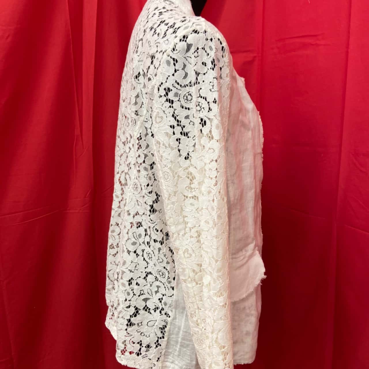 Imagine Cotton And Lace Off White Evening Jacket RRP $ 129.00