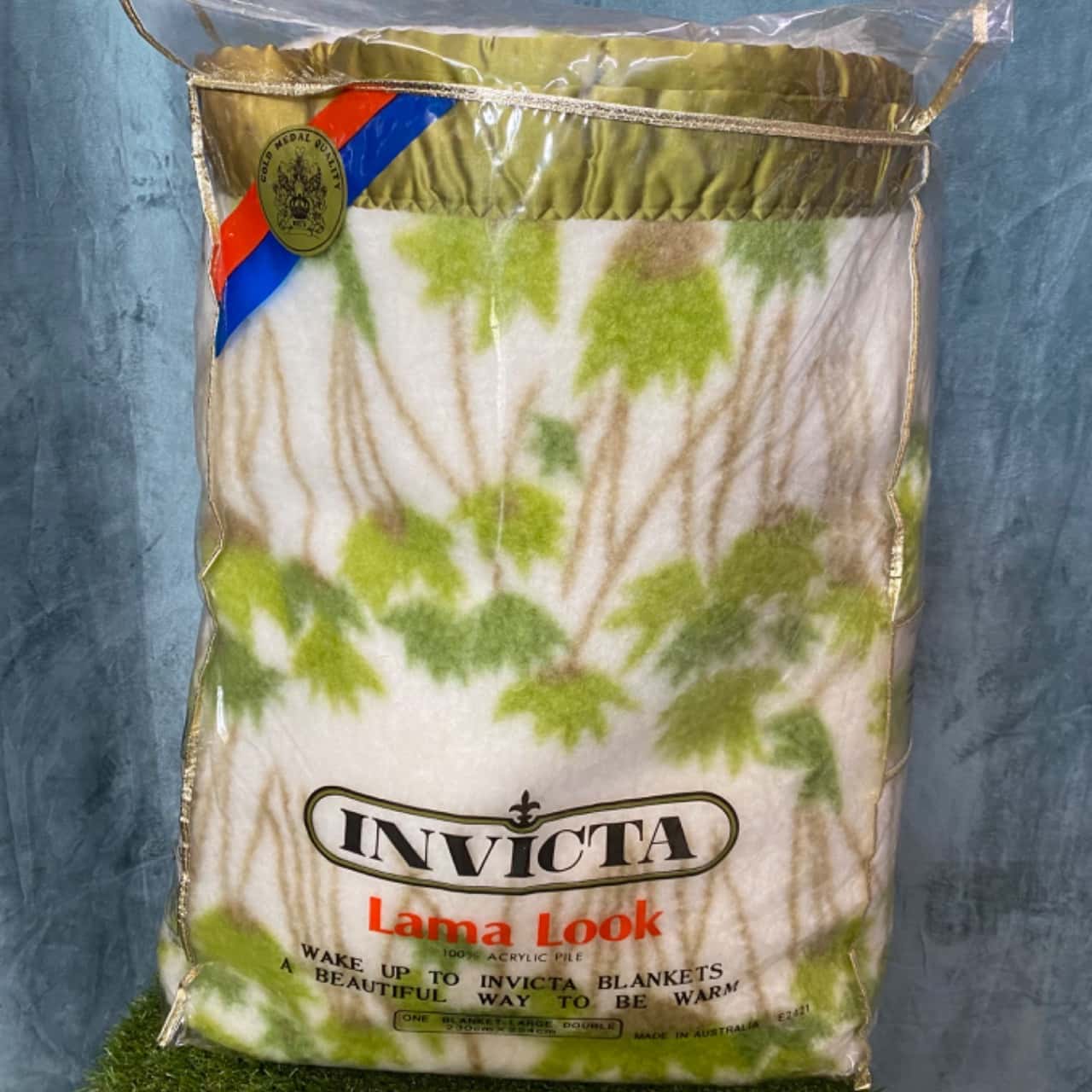 Invicta blanket(s)