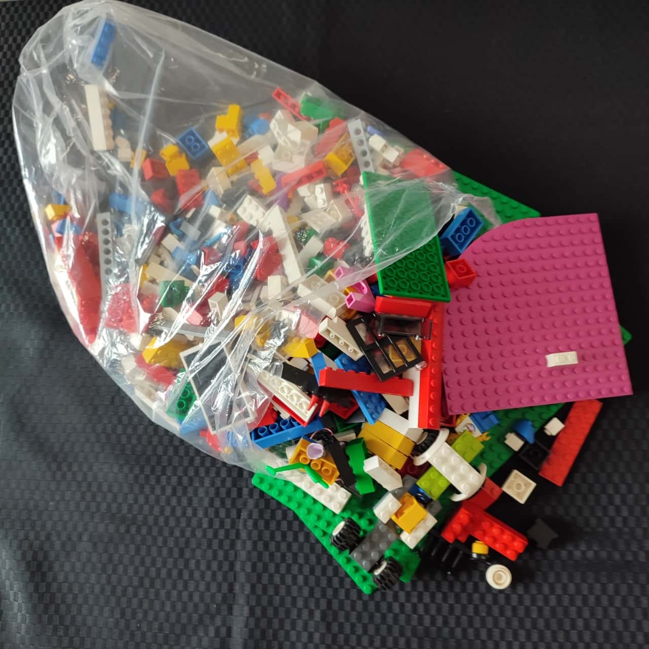 1kg Bag Of Assorted Lego(s)