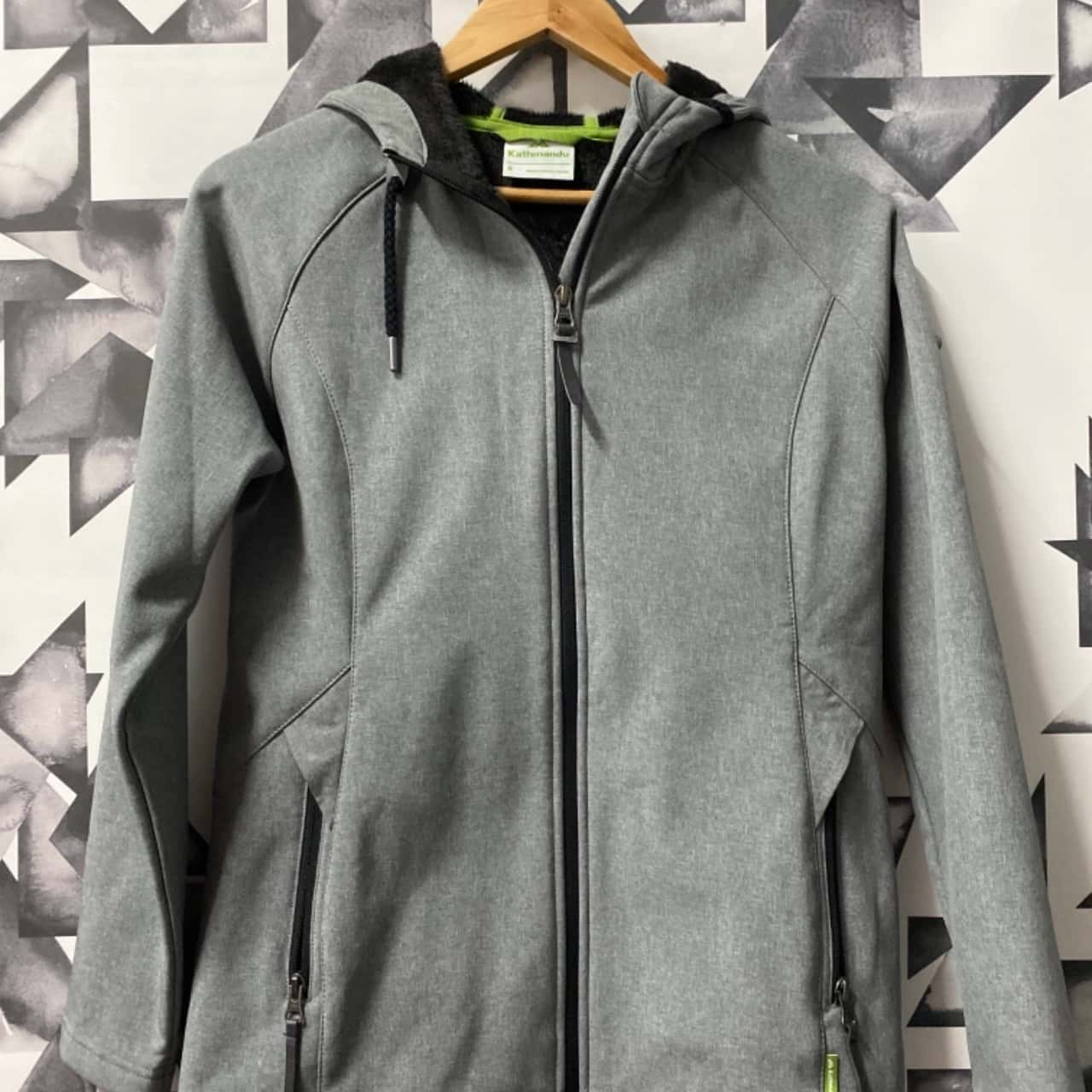 Kathmandu Jacket Size 8 Black / Grey