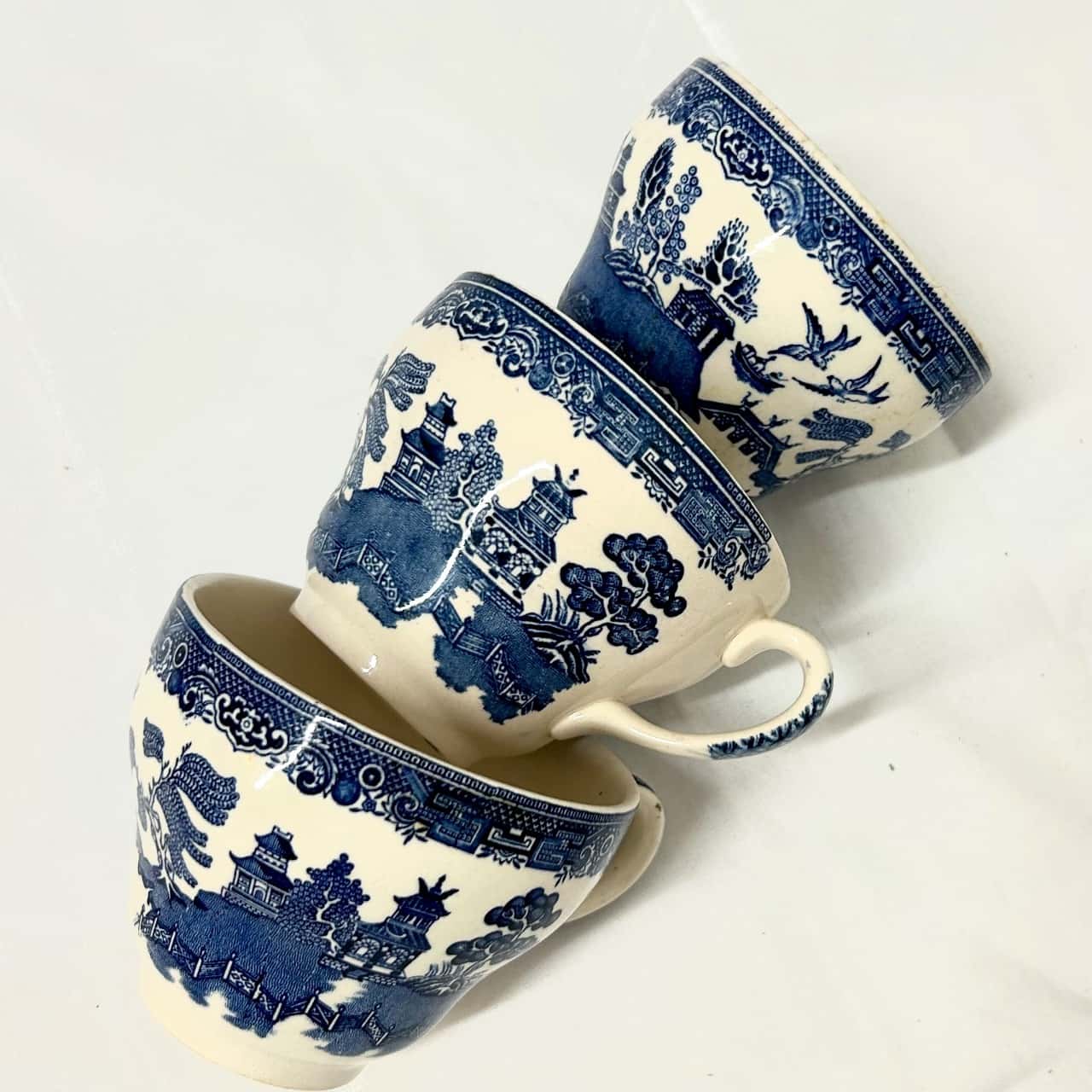 Set of 3 Blue Willow Tea Cups Made in England Replacements - Very Good(s)