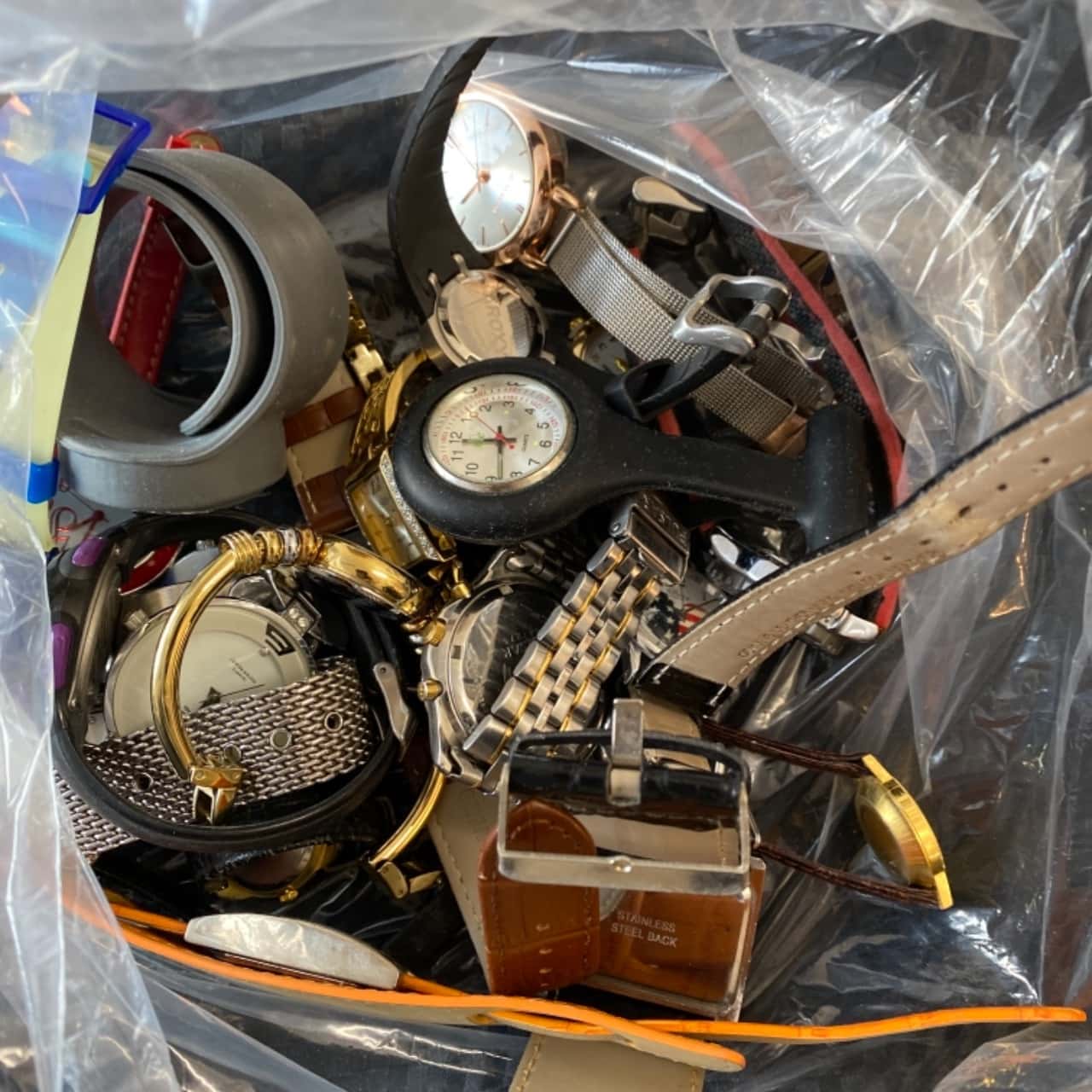 1 KG Bag Of Broken Assorted Watches (s)