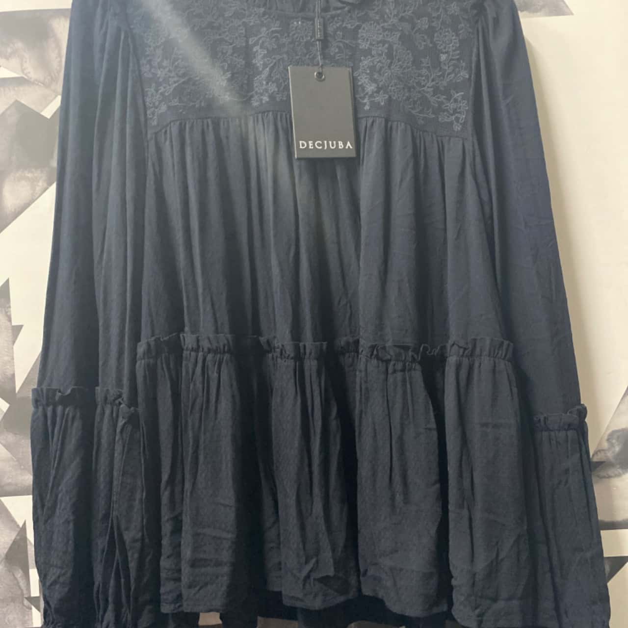 Decjuba Size 12 Black top new (s)