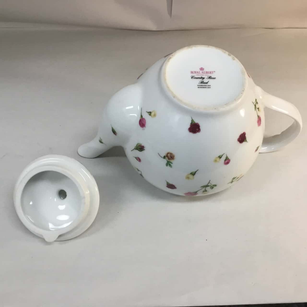 Royal Albert Country RoseBud Large Teapot (s) - Used Good | Salvos Stores