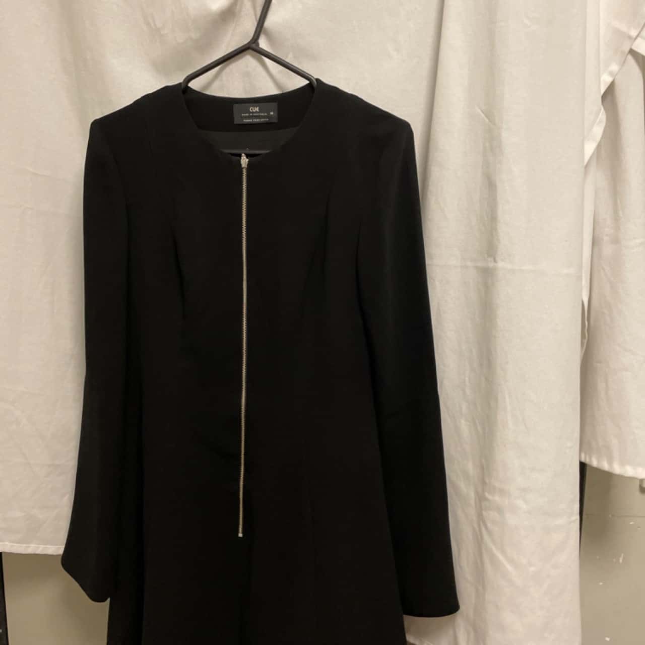 Cue Womens Size 10 Formal Dress Black