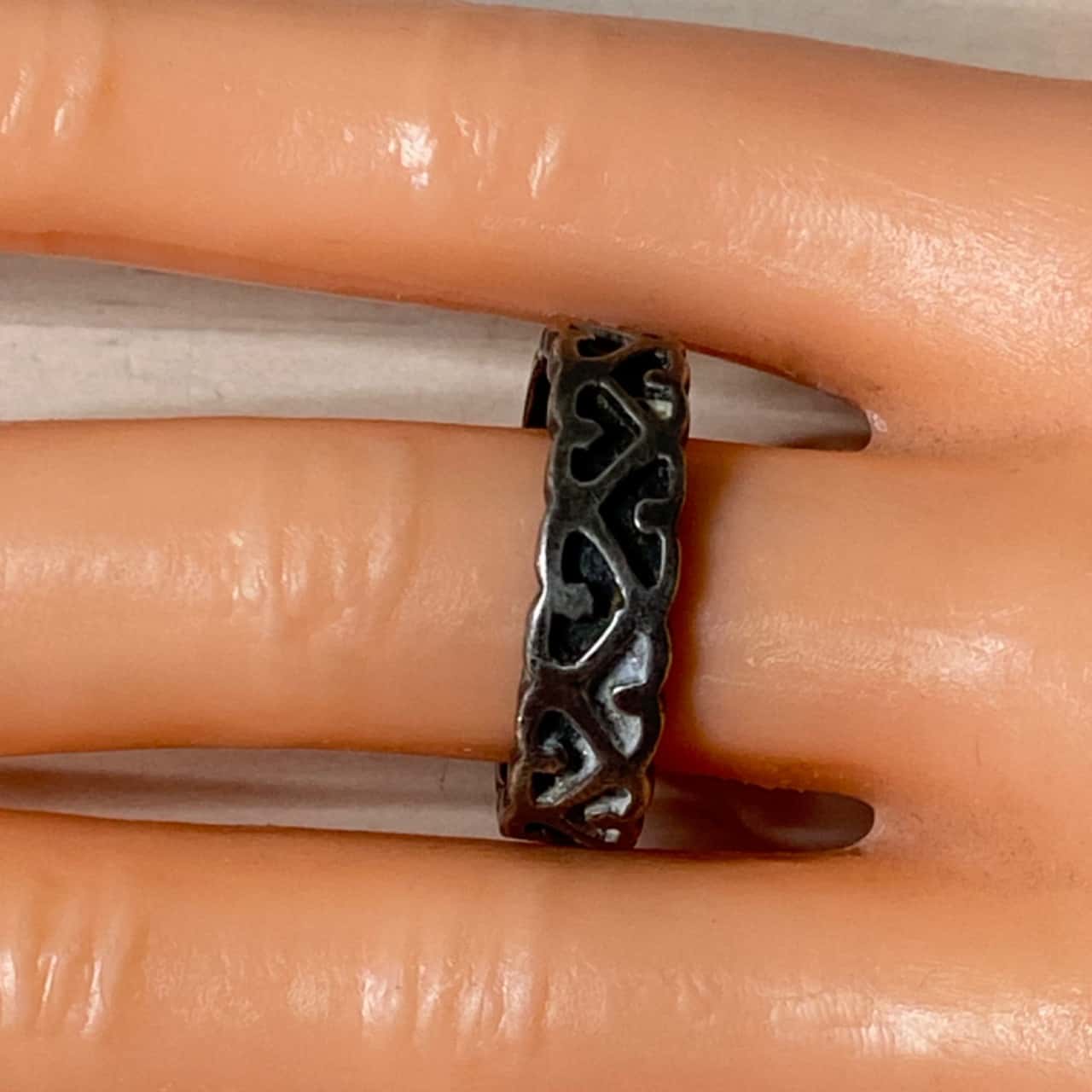 Silver Cut Out Hearts Ring 923