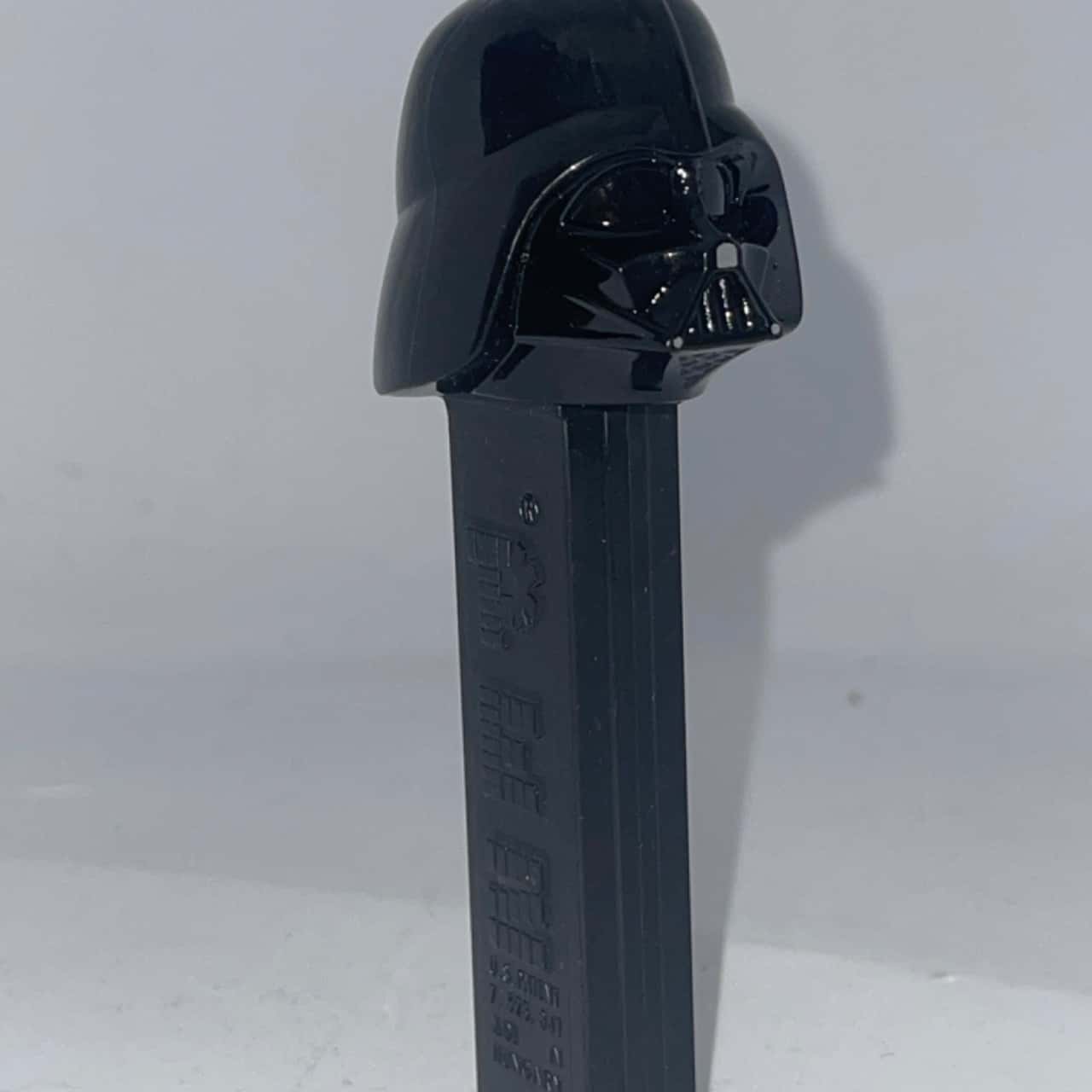 dark Vader PEZ Star Wars (b4)(s)
