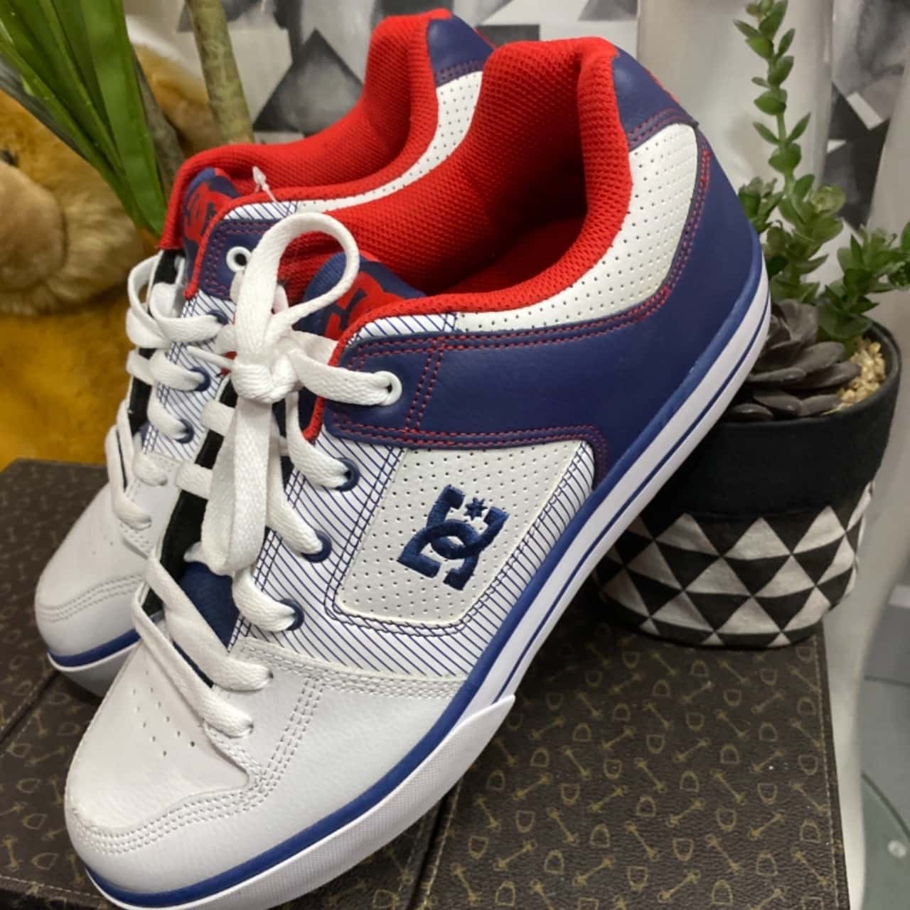 DC Shoes Mens Size 10 Blue/Red/White (s)