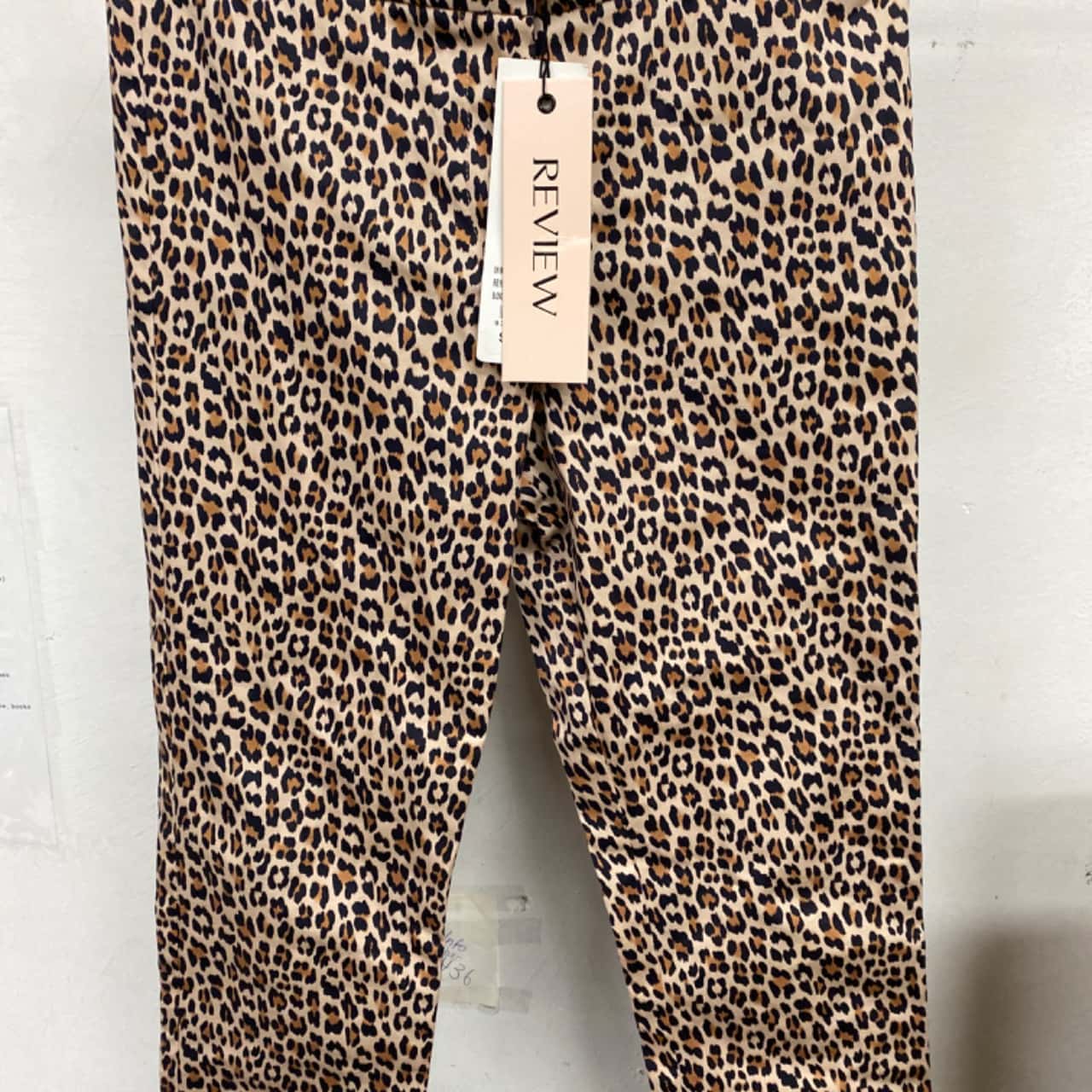 Review Womens Size 6 Slim Fit Animal print pants