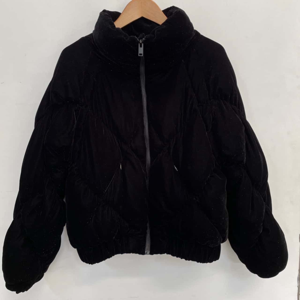 Decjuba Womens Size L Puffer Jacket Black (s)