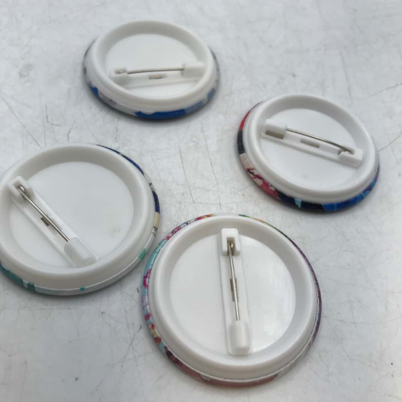 4 Quirky Animae Badges (s)