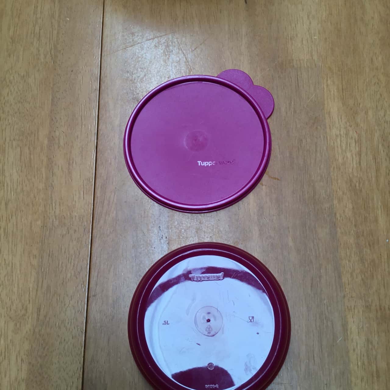 Tupperware Purple Container With Butterfly Tab 2415C-2