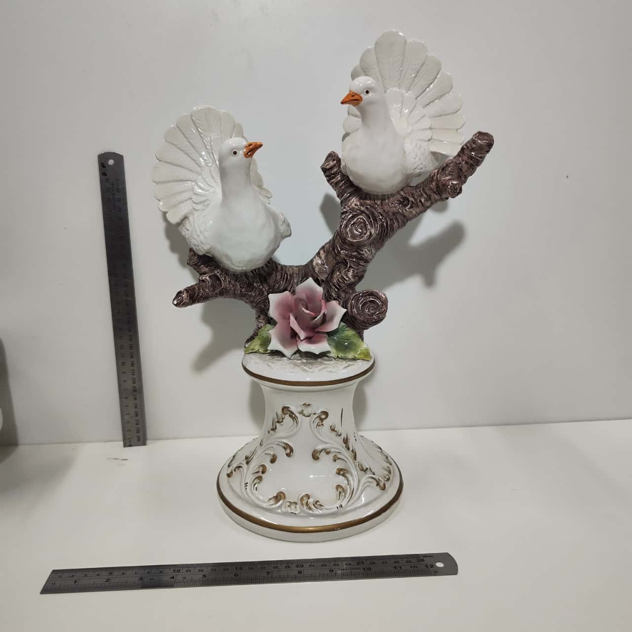 Doves Made in Italy Capodimonte As Is (s)