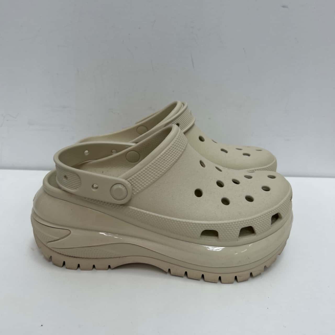 Crocs Unisex Cream Clogs - US M 7 / US W 9