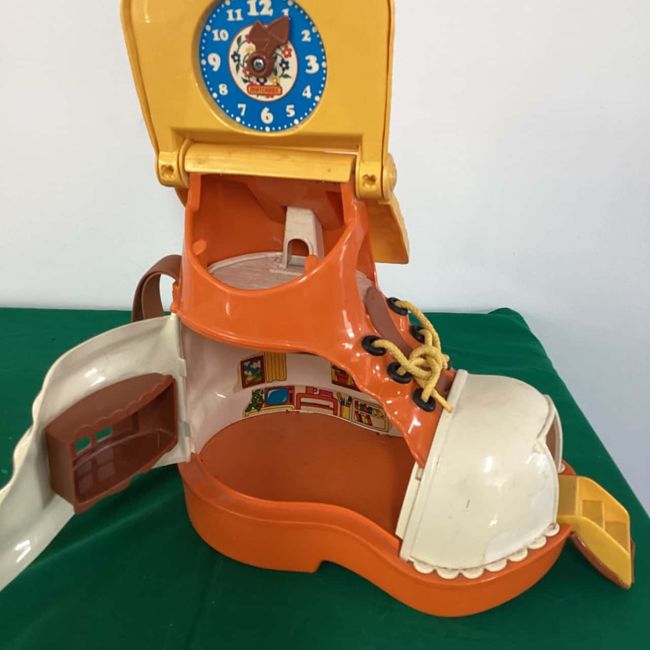 Vintage 1977 matchbox house shoe