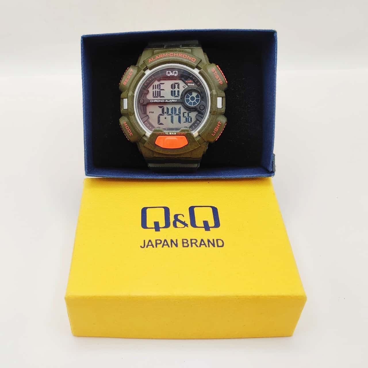 Mens Q&Q Quartz Multi Round Watch Made In Japan(s)