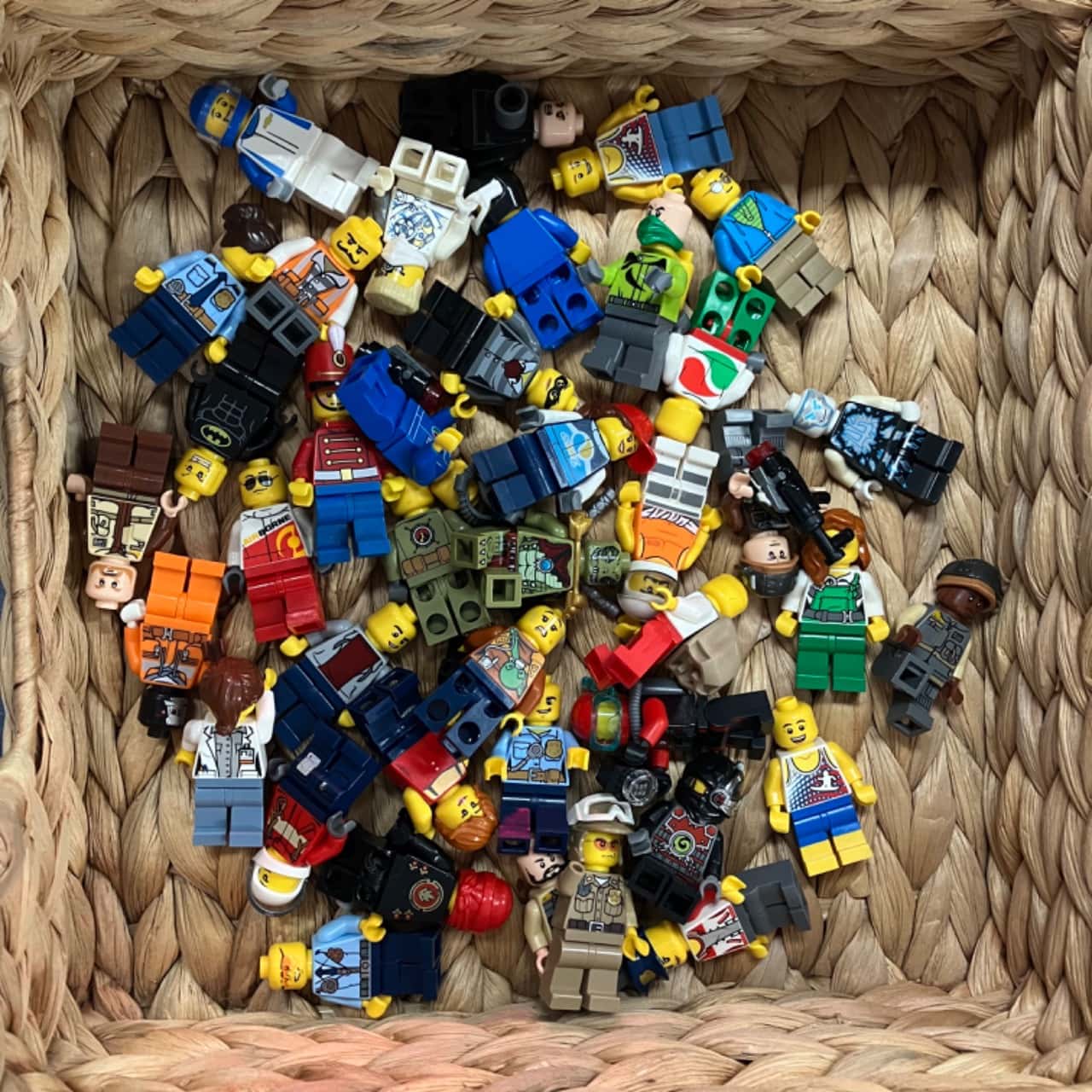Assorted LEGO Mini Figures (s)