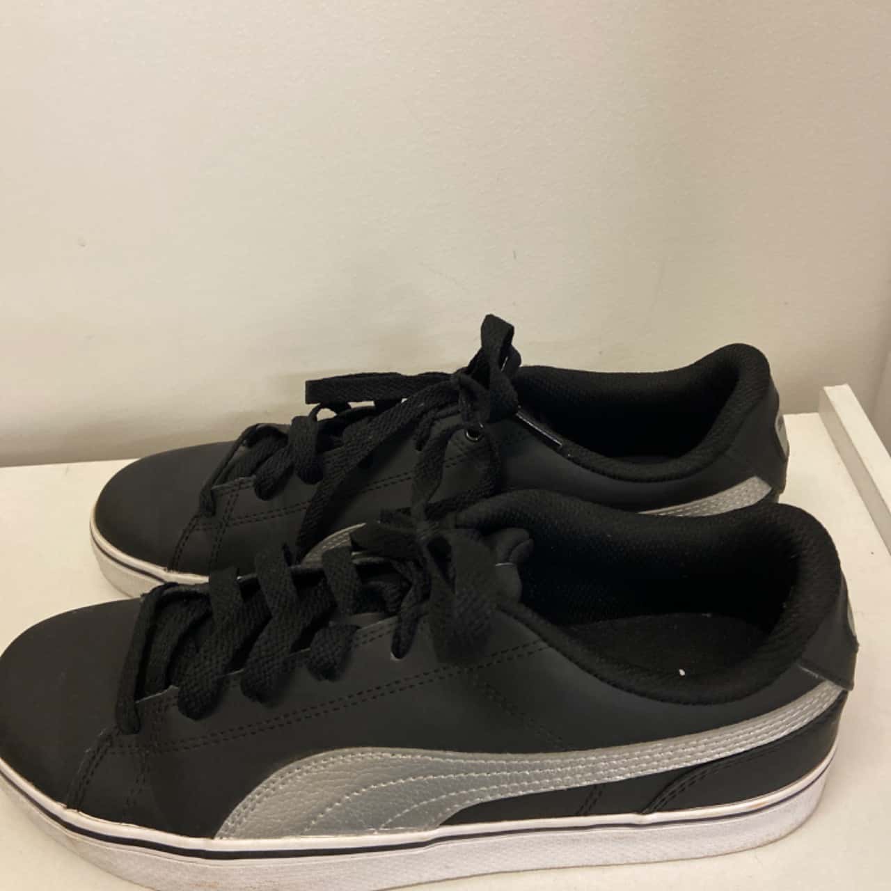 Puma Mens Size 9 Black / Silver sneakers … soft foam(s) - Used Very ...