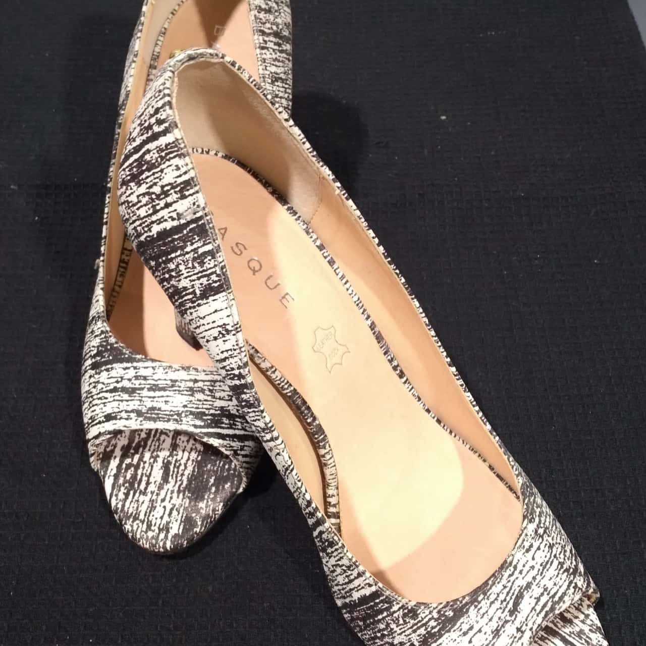 Basque Size 39 Black / White Shoes(s)