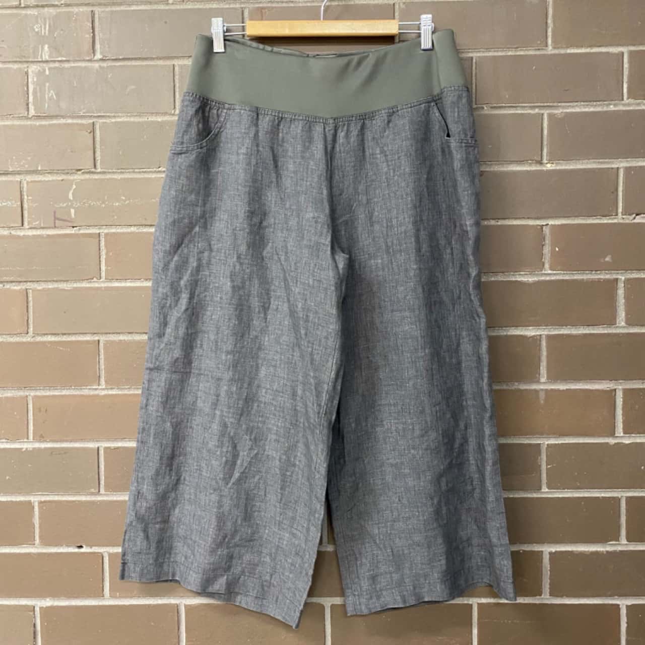 BNWT Beach Club Linen Womens Size L Cropped Wide Leg Grey Pants(s)
