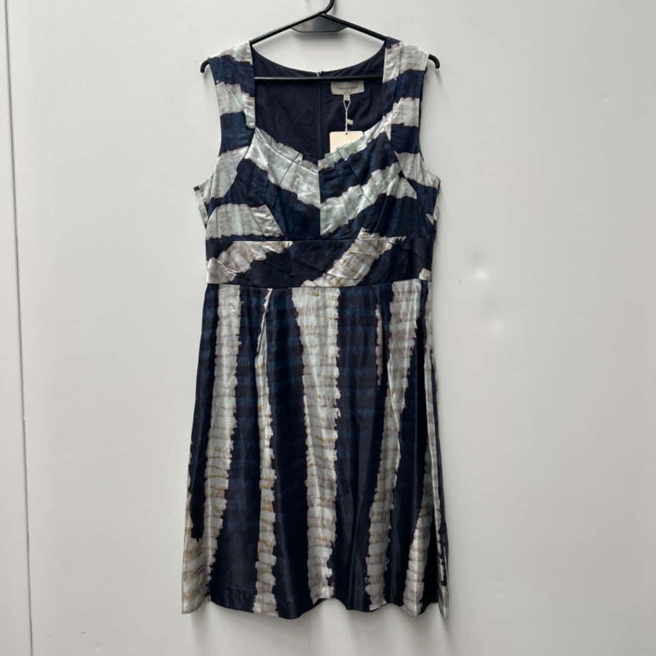 NEW - Veronika Maine silk blend dress - Size 14 (s)