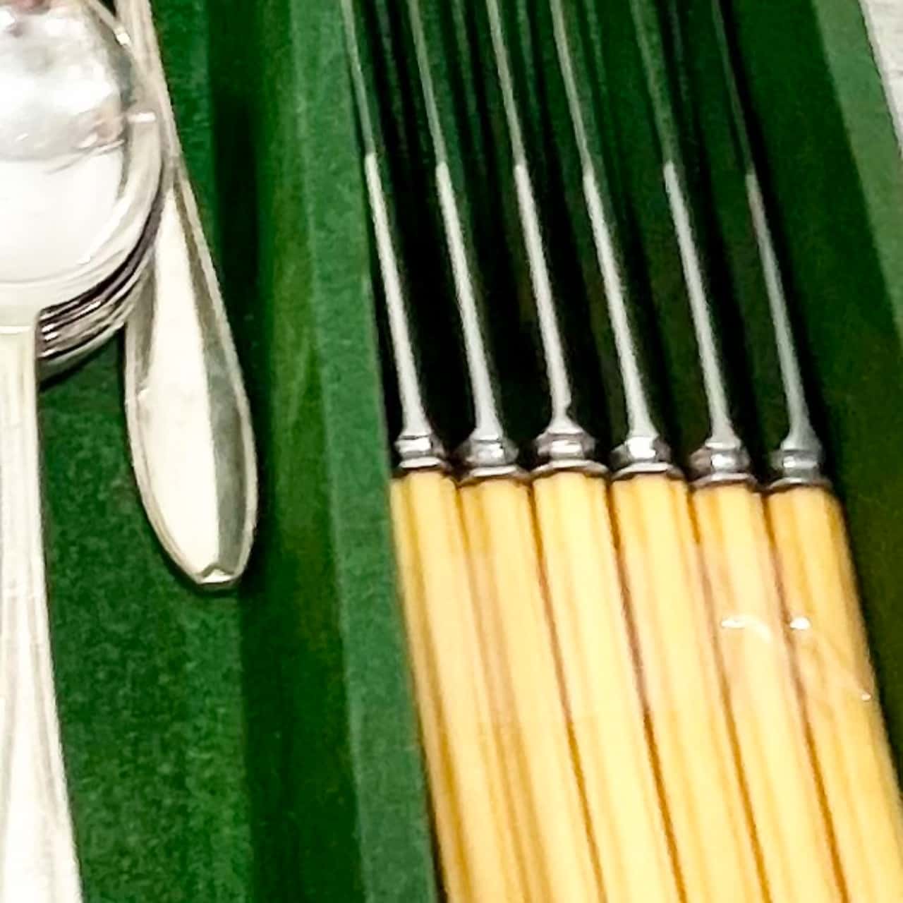 SPRING SALE VINTAGE Sir John Bennet 36 Piece Cutlery Set w/ Carving ...