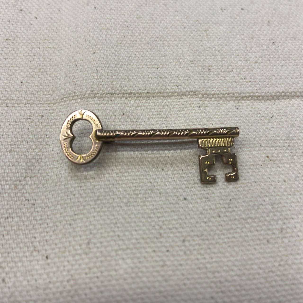 9ct Lined Hallmarked Key Brooch(s)